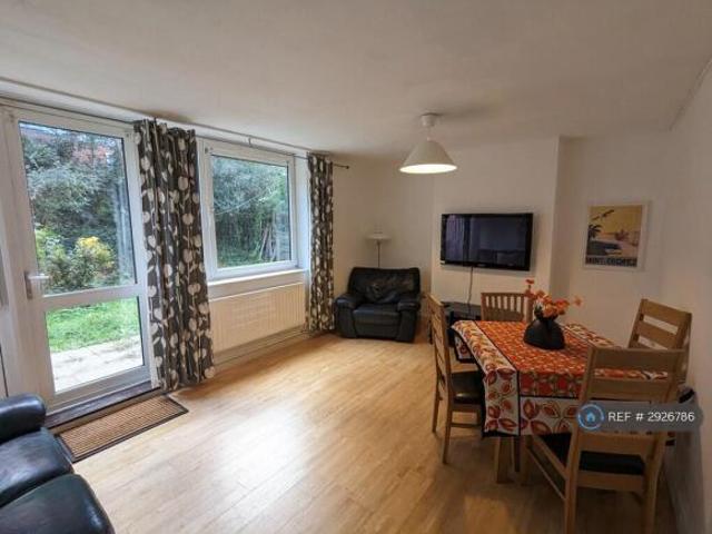 4 bedroom maisonette for rent in Ramsdean House, London, SW15