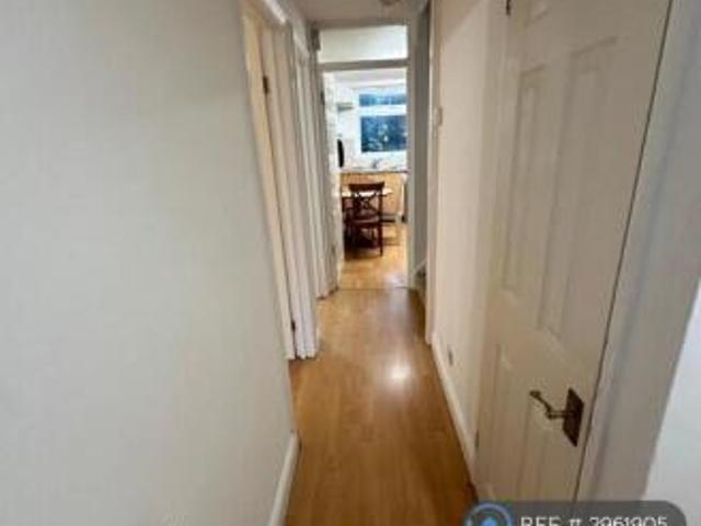 4 bedroom maisonette for rent in Rocklands, London, N3