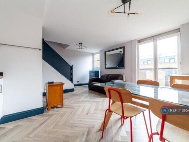 4 bedroom maisonette for rent in St. Ervans Road, London, W10