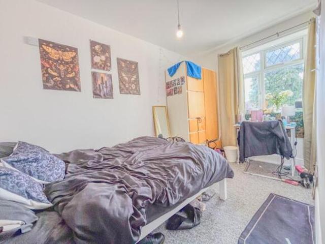 4 bedroom maisonette for rent in Stottbury Road, Horfield, Bristol, BS7