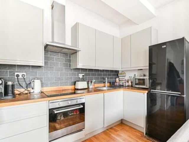 4 Bedroom Maisonette For Rent In Streatham Common, London