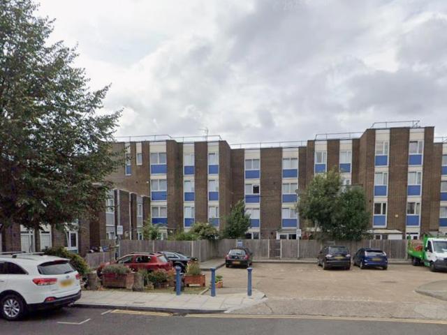 4 bedroom maisonette for rent in Sturdy House, Gernon Road, Bow, London, E3 5DY, E3