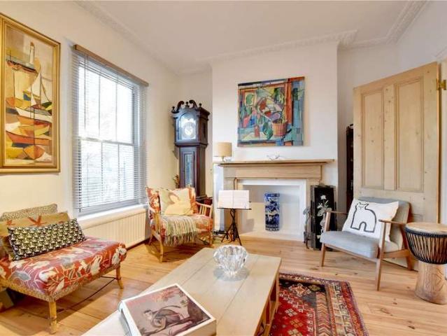 4 Bedroom Maisonette Flat