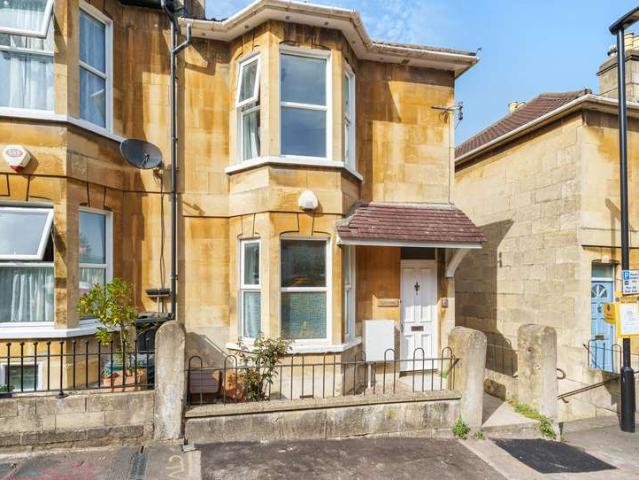 4 Bedroom Maisonette Flat
