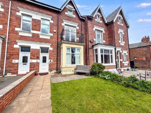 4 Bedroom Maisonette Flat