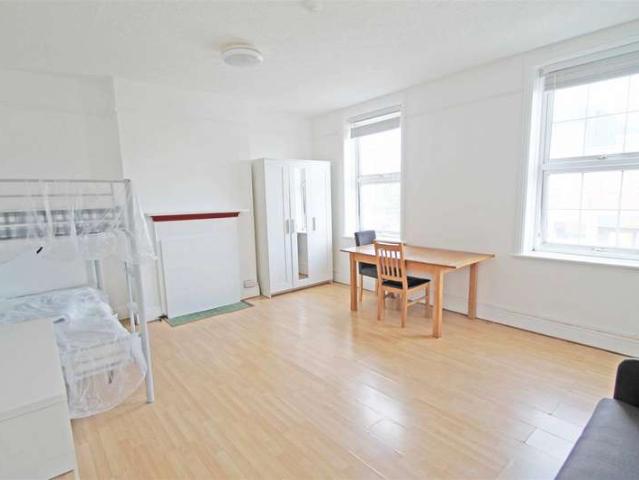 4 Bedroom Maisonette Flat