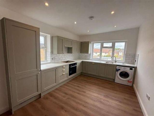 4 Bedroom Maisonette Flat
