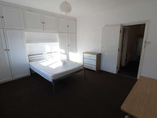 4 Bedroom Maisonette Flat