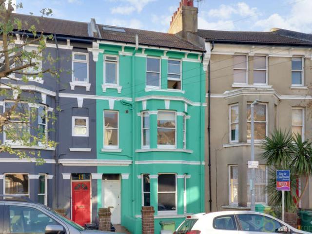 4 Bedroom Maisonette Flat