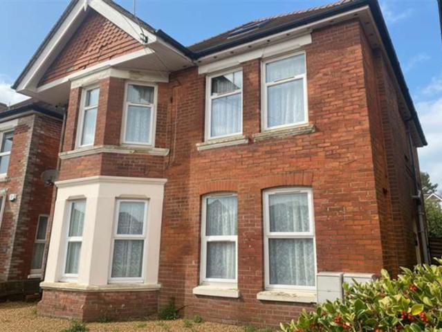 4 Bedroom Maisonette Flat