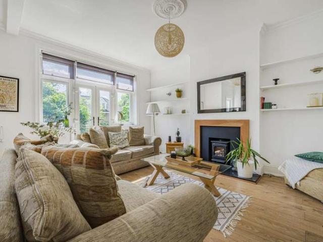 4 Bedroom Maisonette Flat