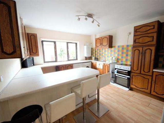 4 Bedroom Maisonette Flat