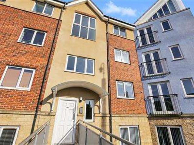 4 Bedroom Maisonette Flat