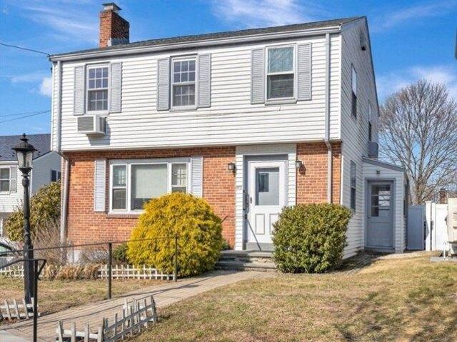 4 bedroom, Malden MA 02148 LS101799537