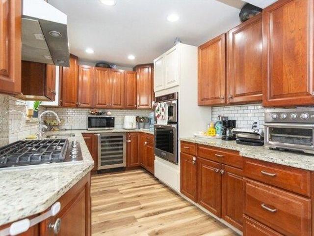 4 bedroom, Malden MA 02148 102479816