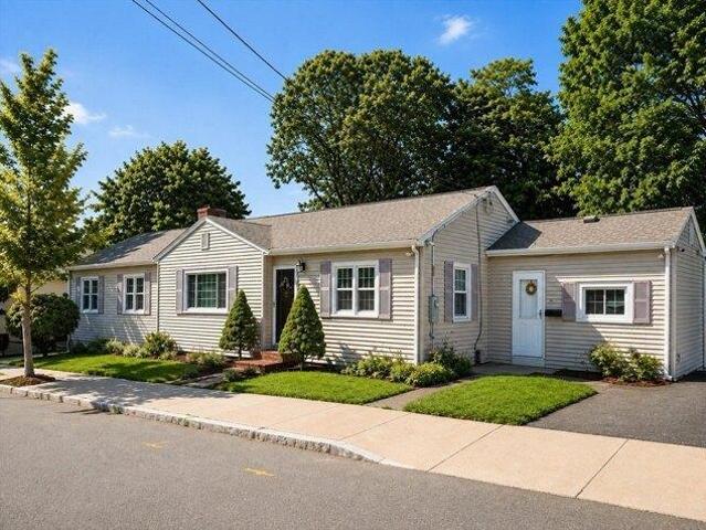 4 bedroom, Malden MA 02148 105117295