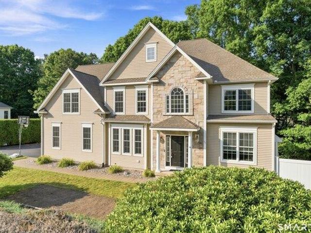 4 bedroom, Manchester CT 06040 104604113