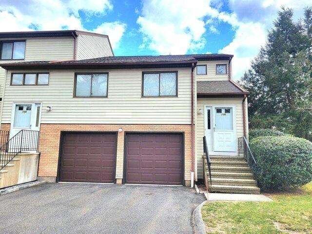 4 bedroom, Manchester CT 06042 102026397