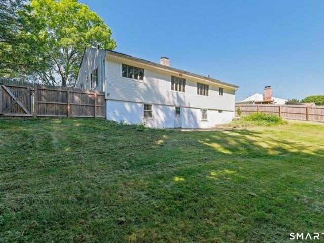 4 bedroom, Manchester CT 06042 105126522
