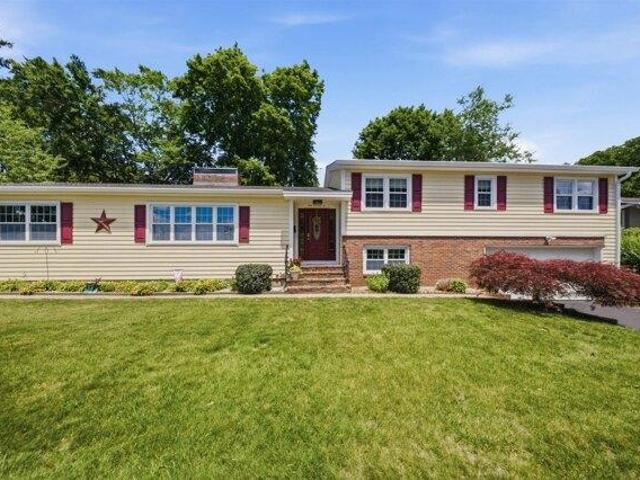 4 bedroom, Manchester NH 03103 104608990