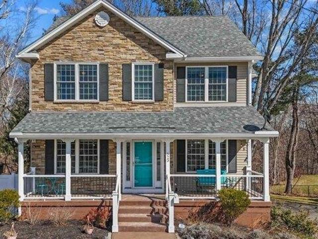 4 bedroom, Manchester NH 03102 LS101575965