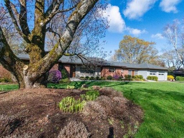 4 bedroom, Manchester NH 03104 102313039