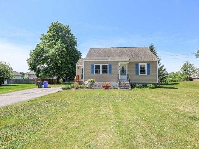 4 bedroom, Manchester NH 03109 LS103126646