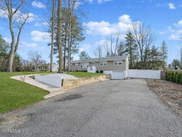 4 bedroom, Manalapan NJ 07726 102585897