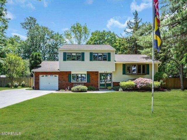 4 bedroom, Manalapan NJ 07726 104441783