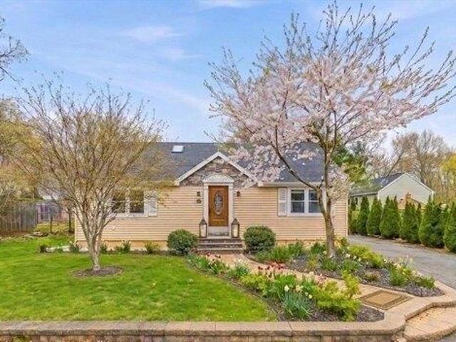 4 bedroom, Mansfield MA 02048 LS102860247