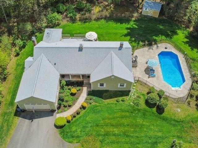 4 bedroom, Mansfield MA 02048 104009211