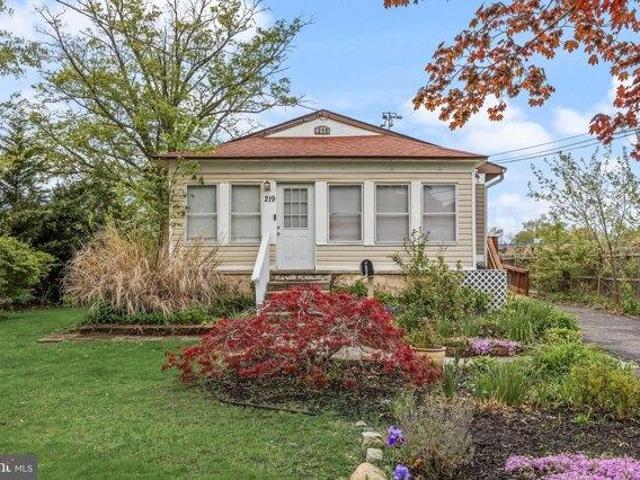 4 bedroom, Maple Shade NJ 08052 LS101799526
