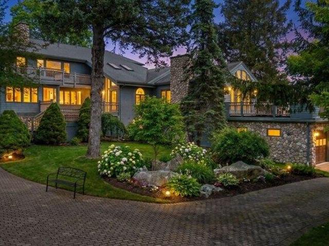 4 bedroom, Marblehead MA 01945 104654797