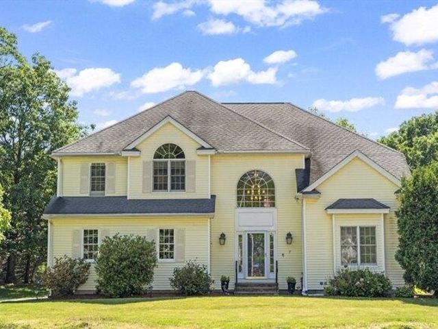 4 bedroom, Marlborough MA 01752 105082695