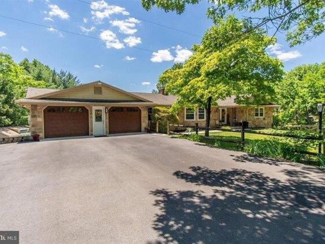 4 bedroom, Martinsburg WV 25404 103600154