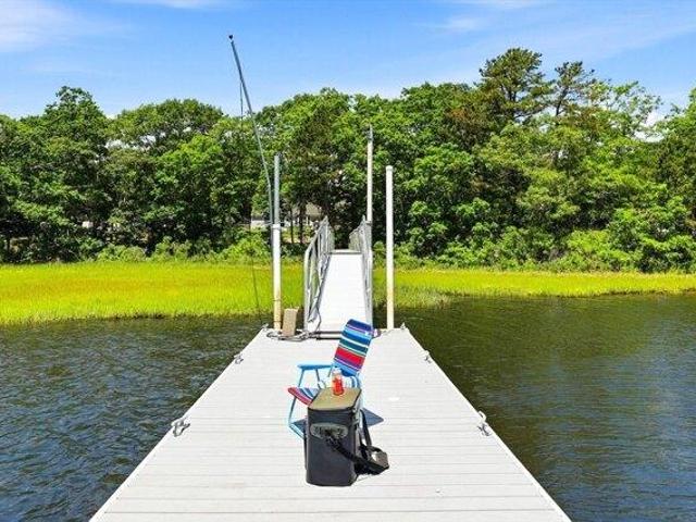 4 bedroom, Mashpee MA 02649 104328721