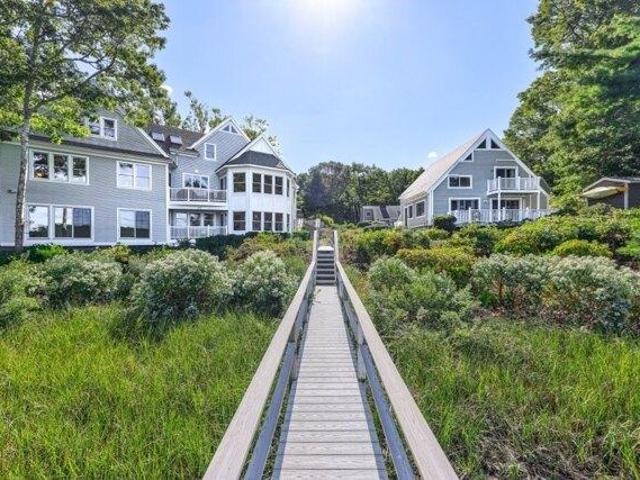 4 bedroom, Mashpee MA 02649 LS101603306