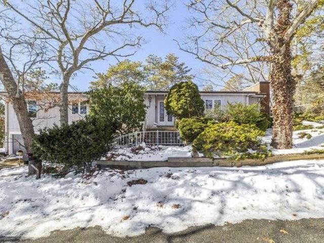 4 bedroom, Mashpee MA 02649 LS101780786