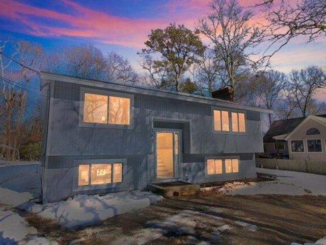 4 bedroom, Mashpee MA 02649 LS102369565