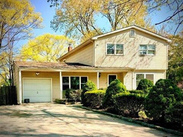 4 bedroom, Mastic NY 11950 104921952