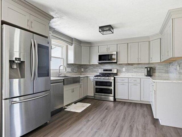 4 bedroom, Methuen MA 01844 105232085