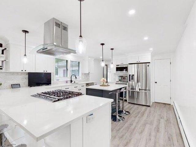 4 bedroom, Methuen MA 01844 LS102476971