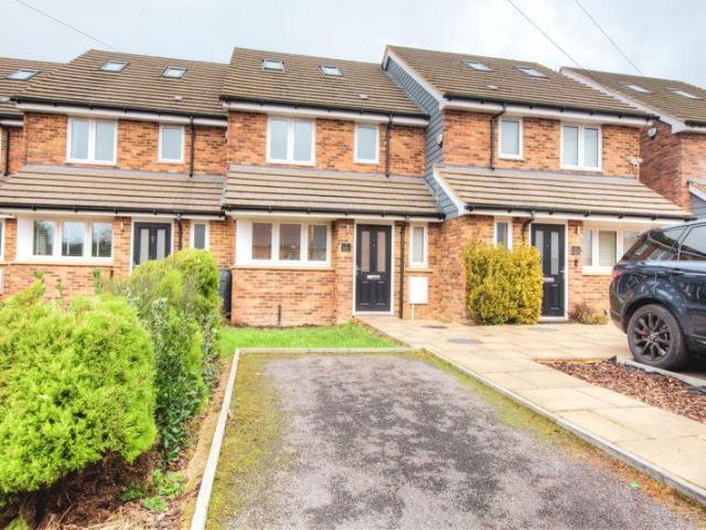 4 bedroom mews to rent