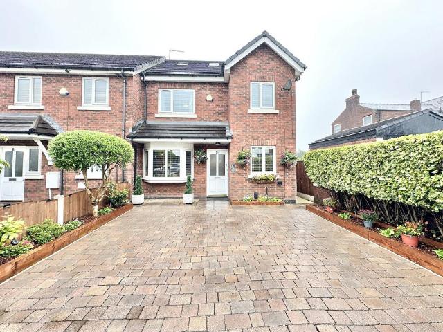 4 bedroom mews for sale