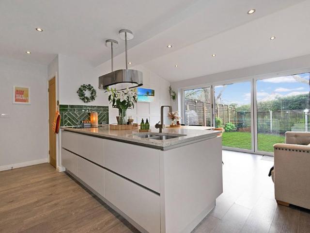 4 bedroom mews for sale