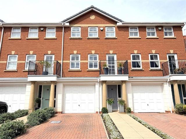 4 bedroom mews for sale