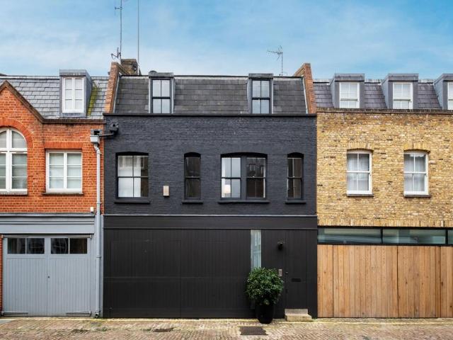 4 bedroom mews for sale