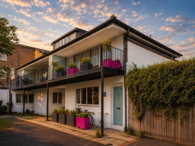 4 bedroom mews for sale