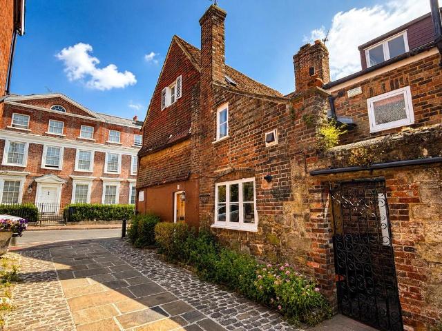 4 bedroom mews for sale
