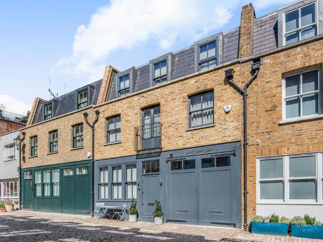 4 bedroom mews for sale